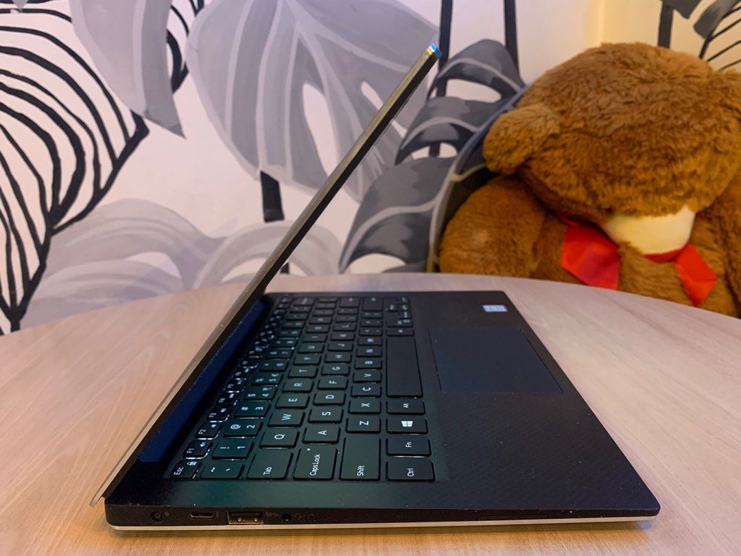 Dell XPS 13 9360 Core i7-7th Gen 8GB RAM 256GB SSD Backlit keyboard ...