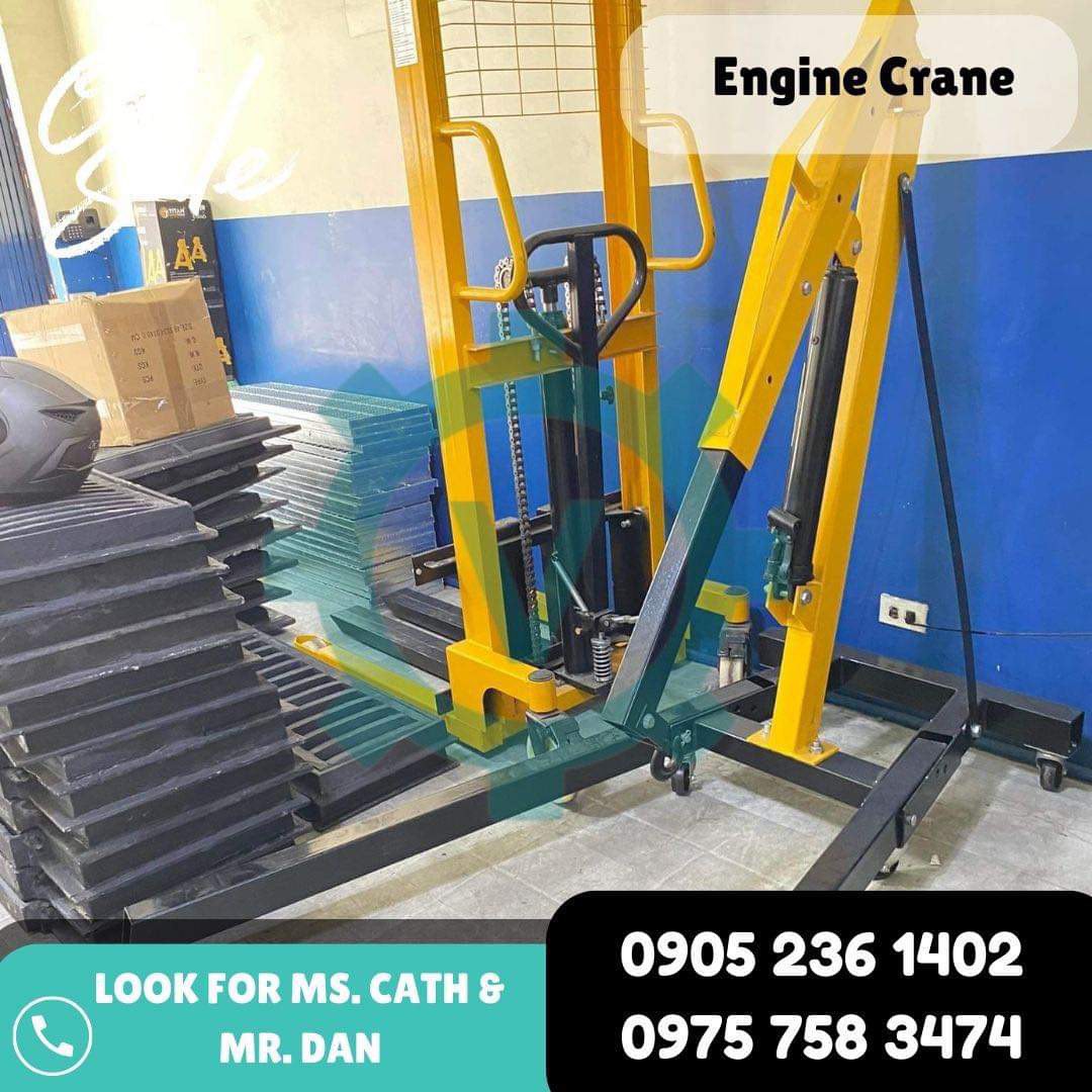 Engine crane, Commercial & Industrial, Industrial Equipment on Carousell
