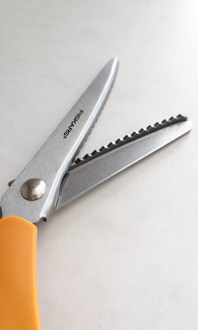 fiskars pinking shears spotlight