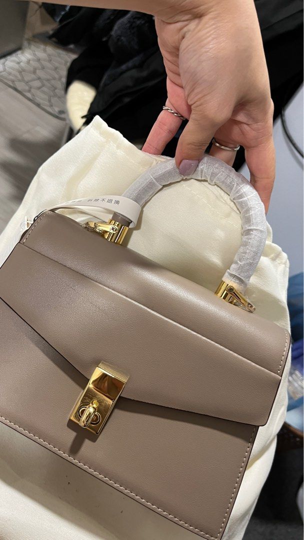 全新Guanchi側背包, 她的時尚, 包包、錢包, 肩背、側背包在旋轉拍賣