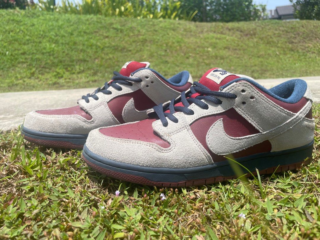 Nike SB Dunk Low True Berry, Men's Fashion, Footwear, Sneakers on Carousell