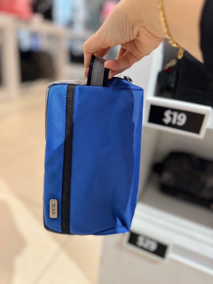 (PREORDER) TUMI MEDIUM KIT, Men's Fashion, Bags, Belt bags, Clutches ...