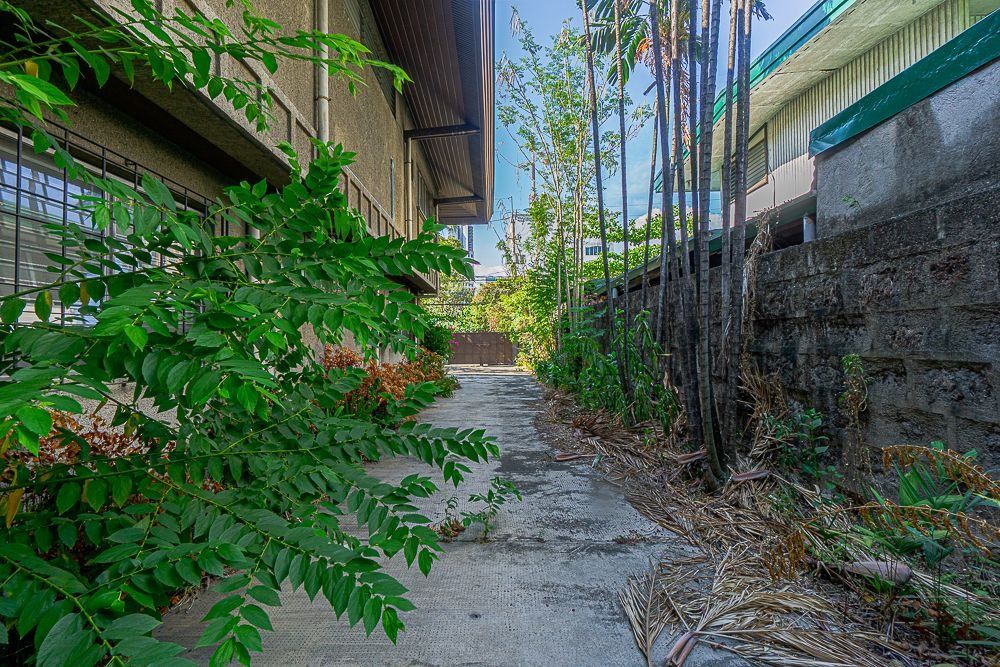 Prime Lot with Old Structure For Sale in Scout Borromeo QC, Property ...