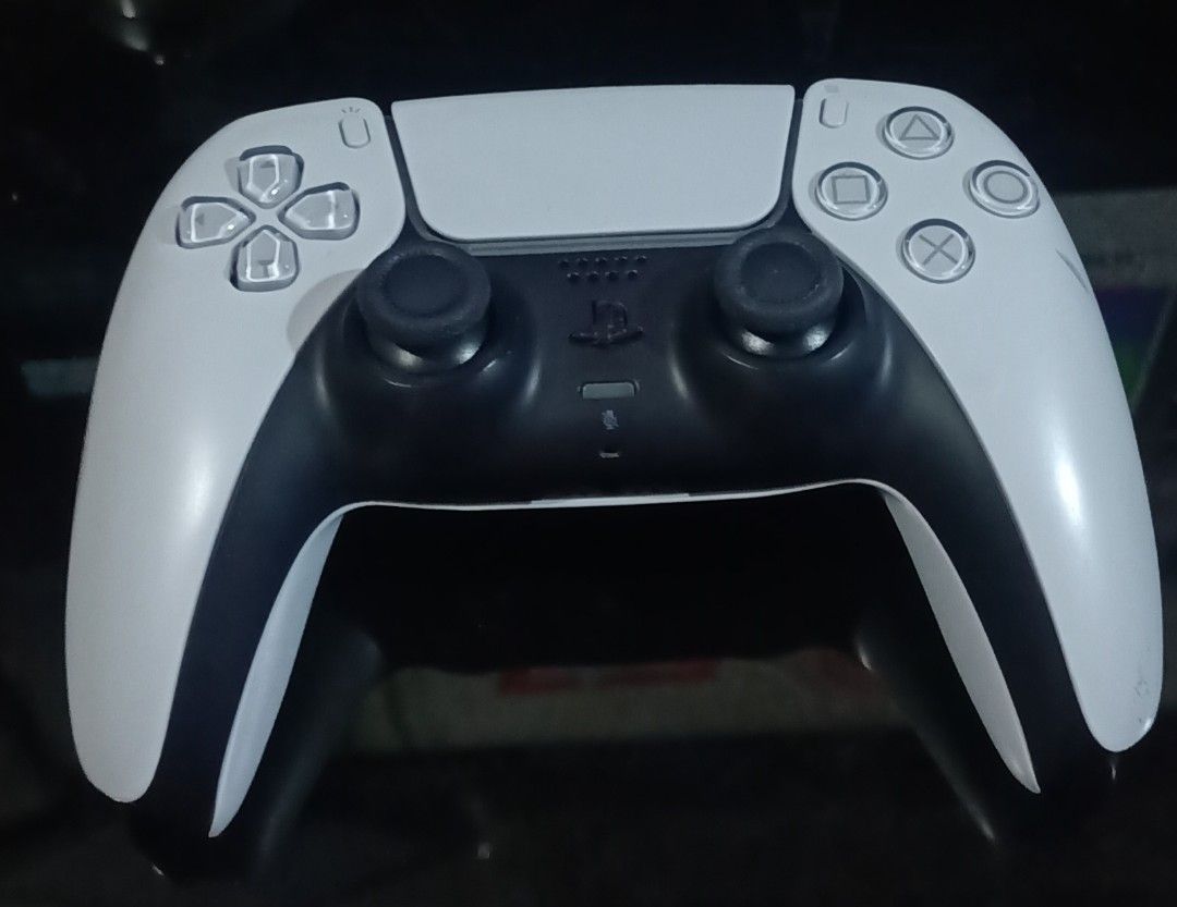 PS5 Dualsense used(white), Video Gaming, Gaming Accessories ...