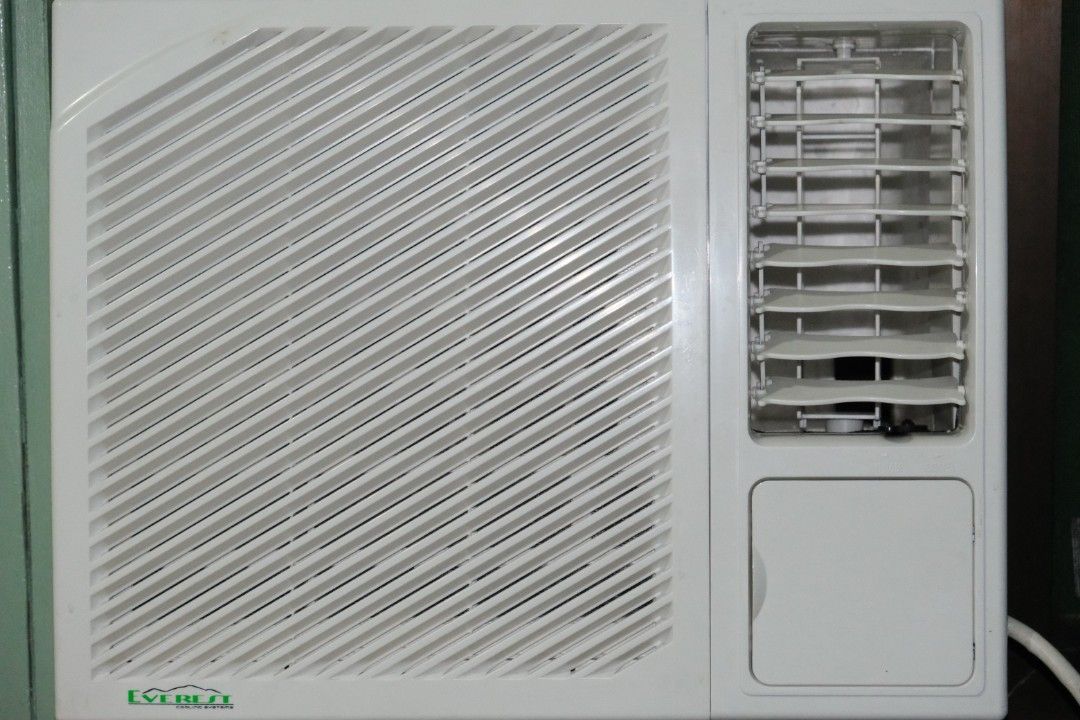 Window Type Aircon 1hp, TV & Home Appliances, Air Conditioning and ...