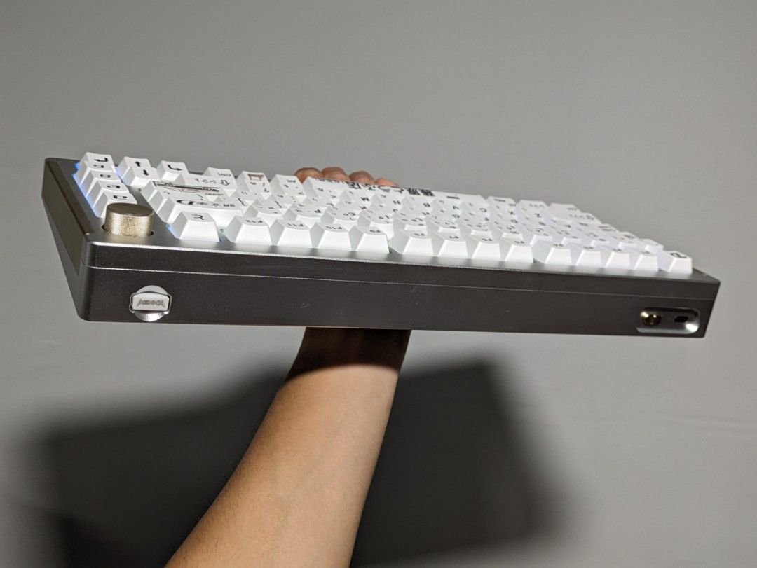 Custom Aluminum Chassis Mechanical Keyboard lubed (AkkoB3 Cream Blue ...