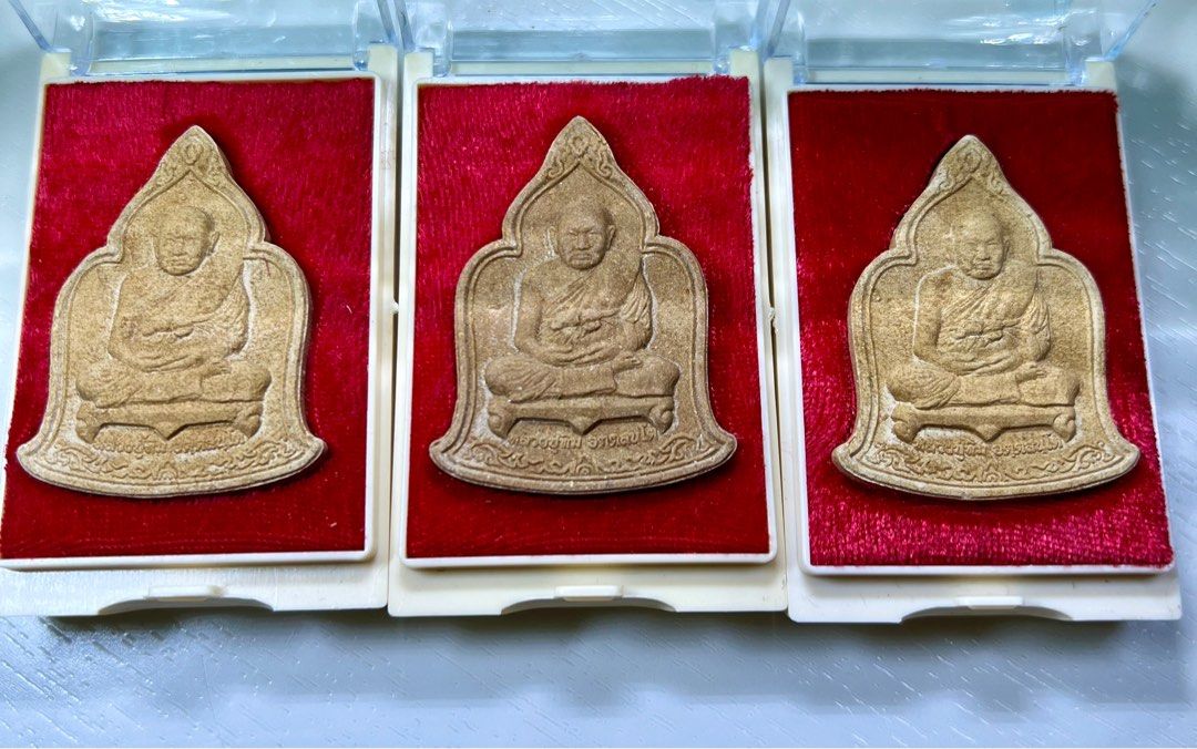 LP Tim Wat Phra Khao Phra Phong Rakang Lp Tim Roon Mahasetthi With Jade ...