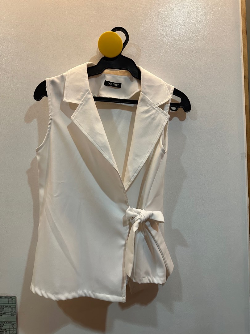 OOR CHIN white wrap around suit style sleeveless top, Women's Fashion ...