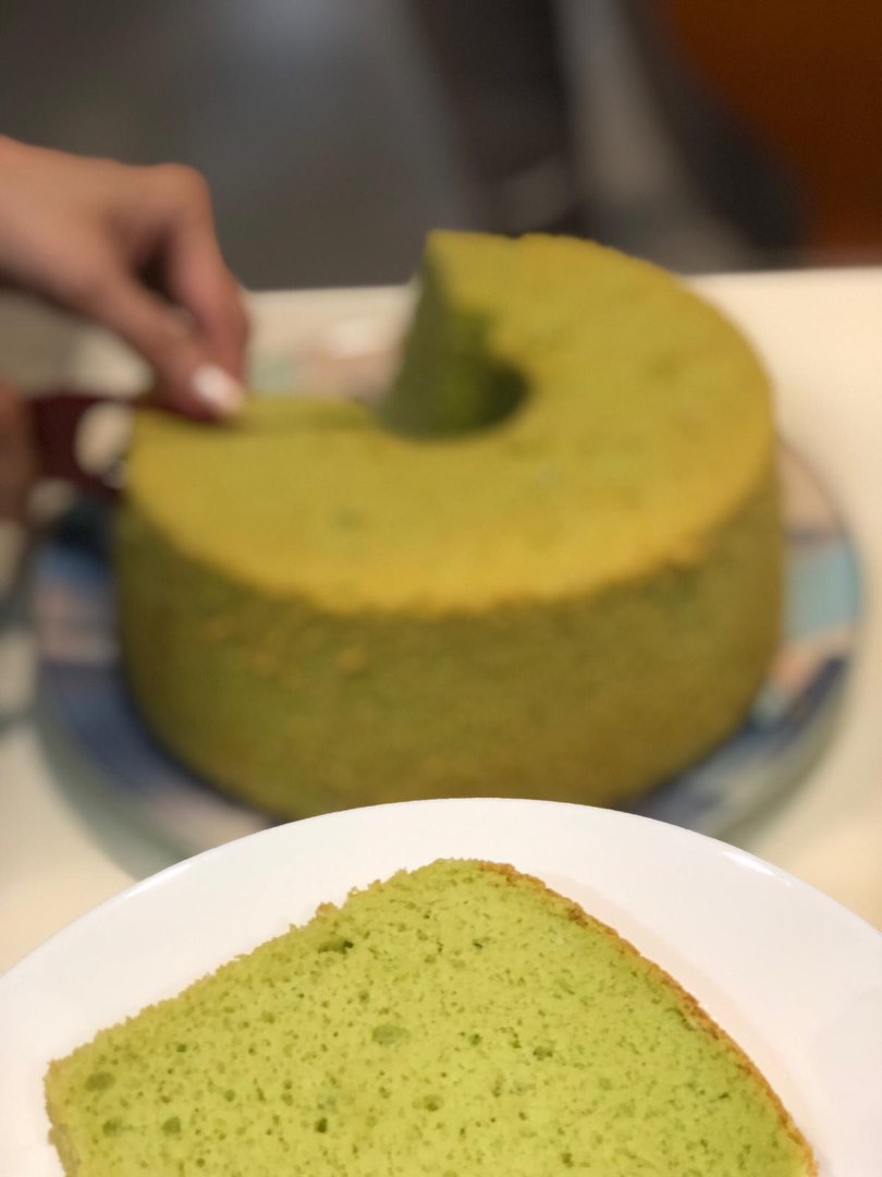 Pandan chiffon cake, Food & Drinks, Homemade Bakes on Carousell