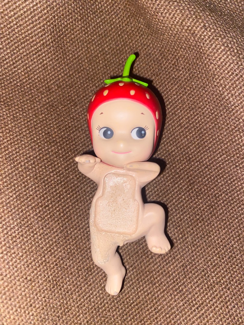 sonny angel strawberry hipper, Hobbies & Toys, Toys & Games on Carousell