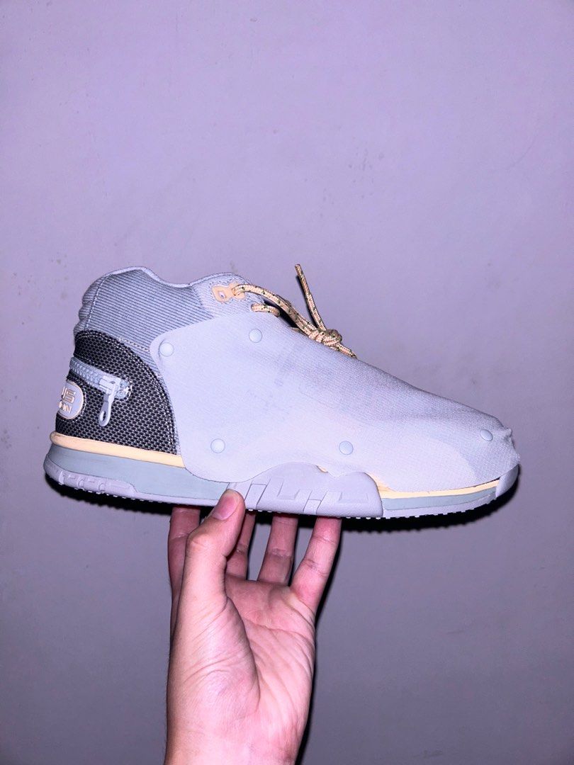 Travis scott Trainer Grey, Men's Fashion, Footwear, Sneakers on Carousell