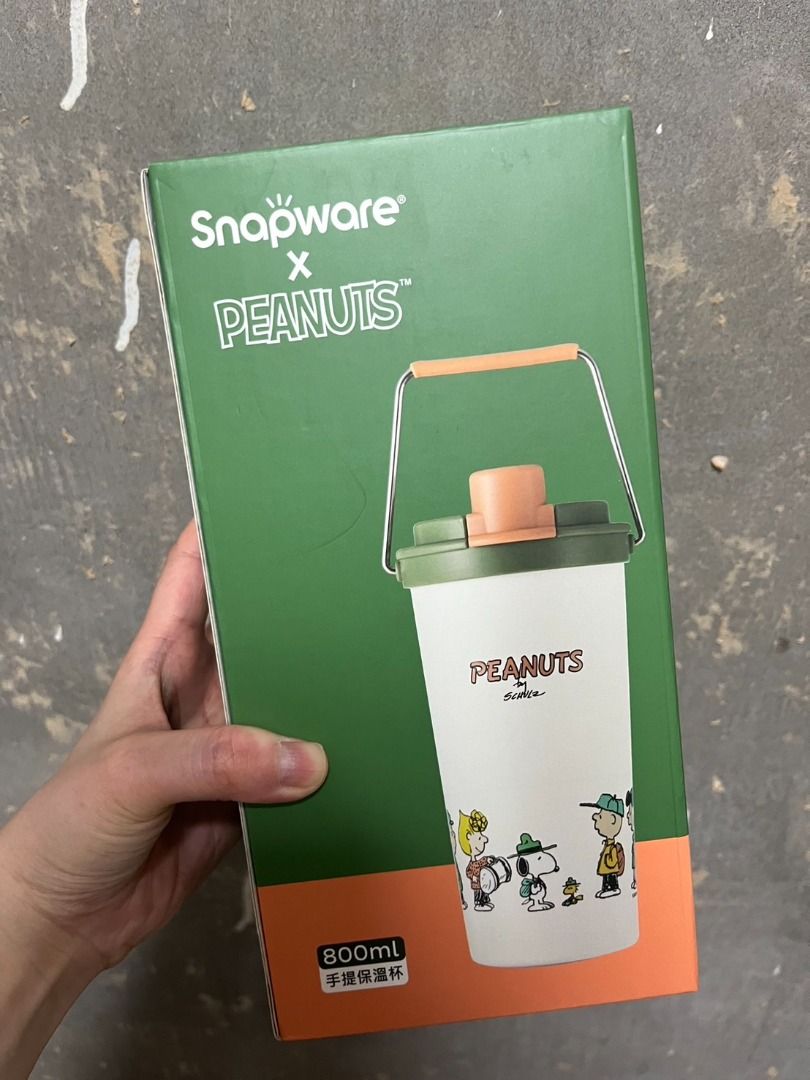 台灣現貨- SNOOPY X 康寧 Snapware 鋅動輕瓷不鏽鋼 大容量手提保溫杯800ML, 傢俬＆家居, 廚具和餐具, 廚水杯、水壺 - Carousell