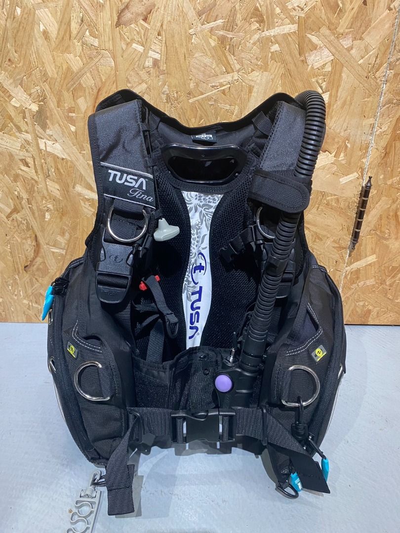 TUSA TINA 藍 潛水 女用 BCD SIZE S (一般BC 為XS) 99%近全新已保養2年保固, 體育器材, 其他運動配件在旋轉拍賣