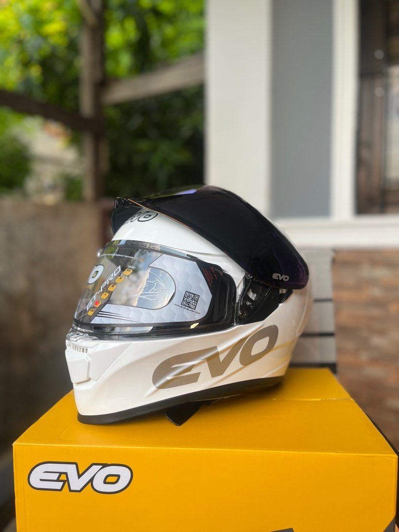 EVO HELMET WHITE(GT-PRO), Motorbikes, Motorbike Parts & Accessories ...