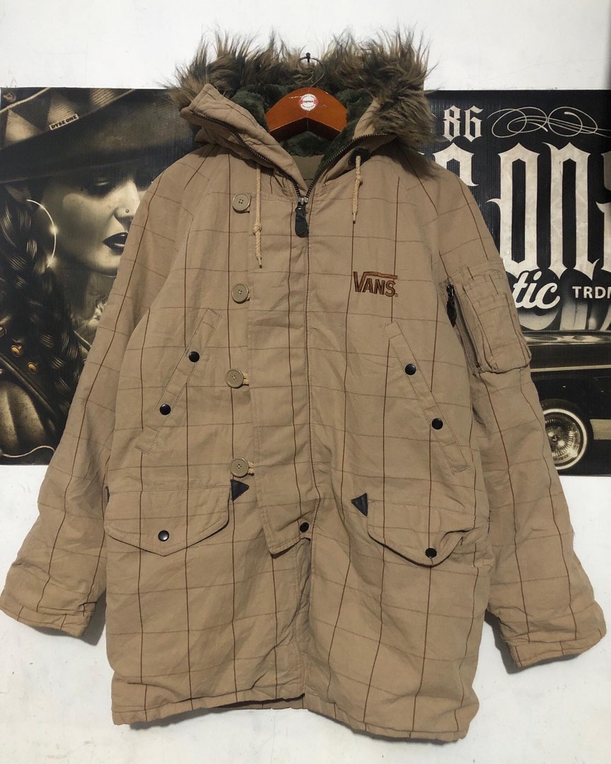 Jacket parka vans, Fesyen Pria, Pakaian , Baju Luaran di Carousell