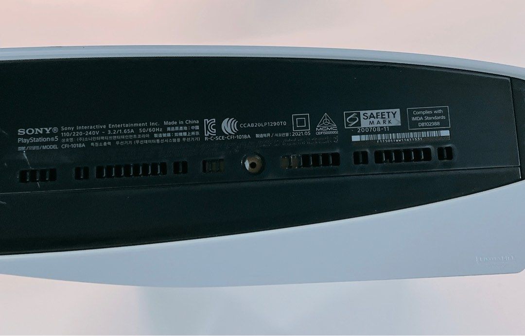 PS5 光碟版 CFI-1018A 台版 [042604], 電玩遊戲相關, 電玩主機, PlayStation在旋轉拍賣