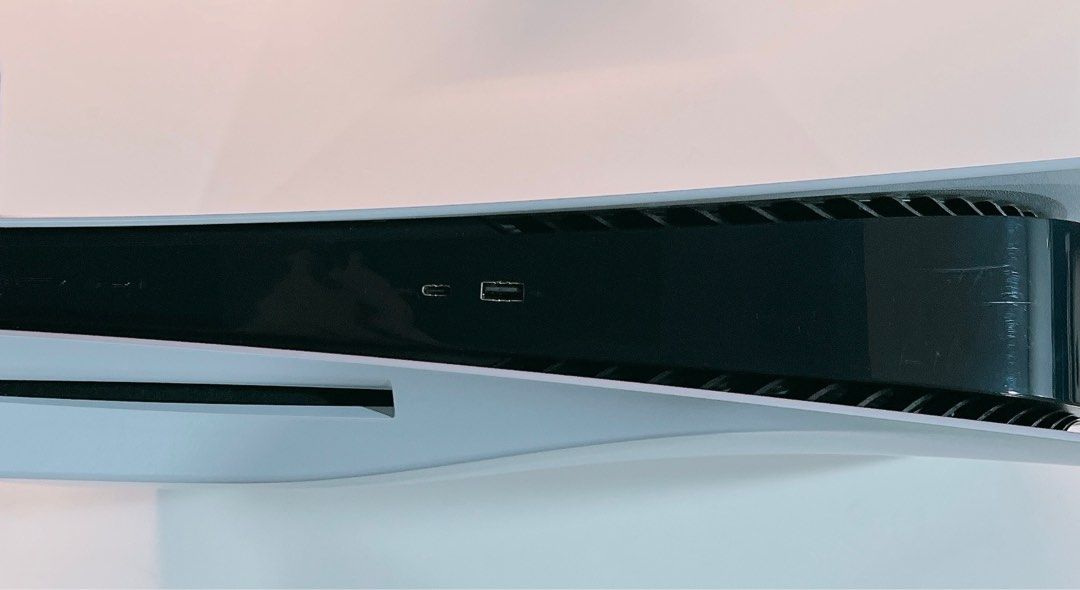 PS5 光碟版 CFI-1018A 台版 [042604], 電玩遊戲相關, 電玩主機, PlayStation在旋轉拍賣