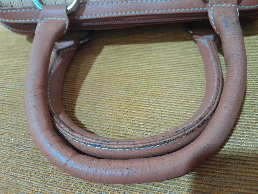 Tas Peta Guy Laroche, Fesyen Wanita, Tas & Dompet di Carousell