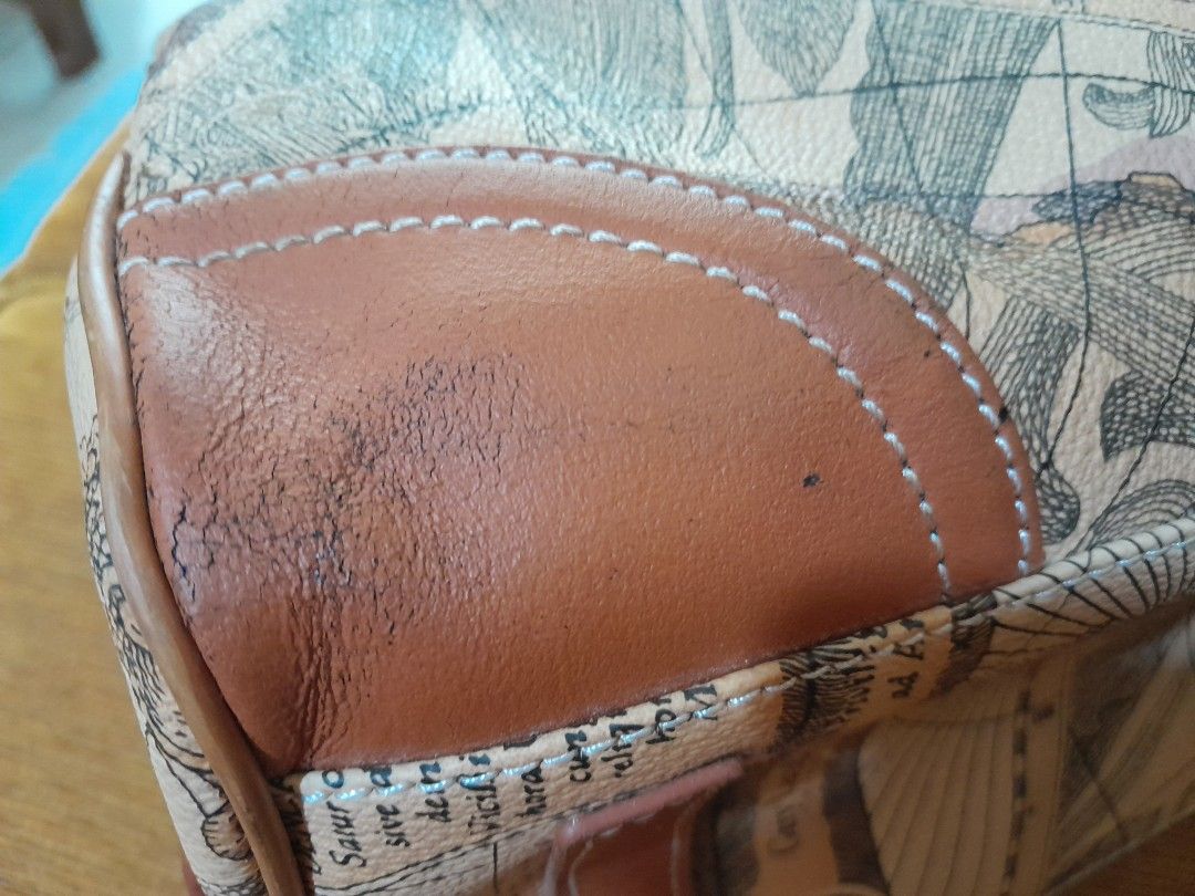 Tas Peta Guy Laroche, Fesyen Wanita, Tas & Dompet di Carousell