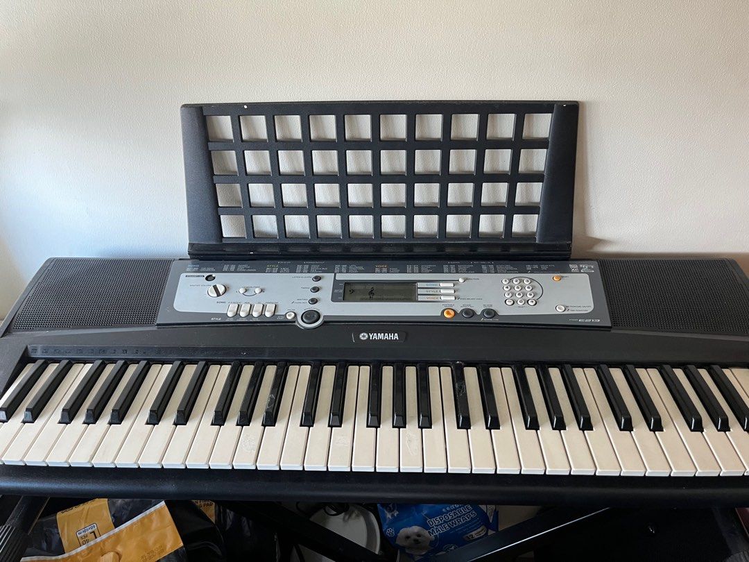 Yamaha piano keyboard, Hobbies & Toys, Music & Media, Musical ...