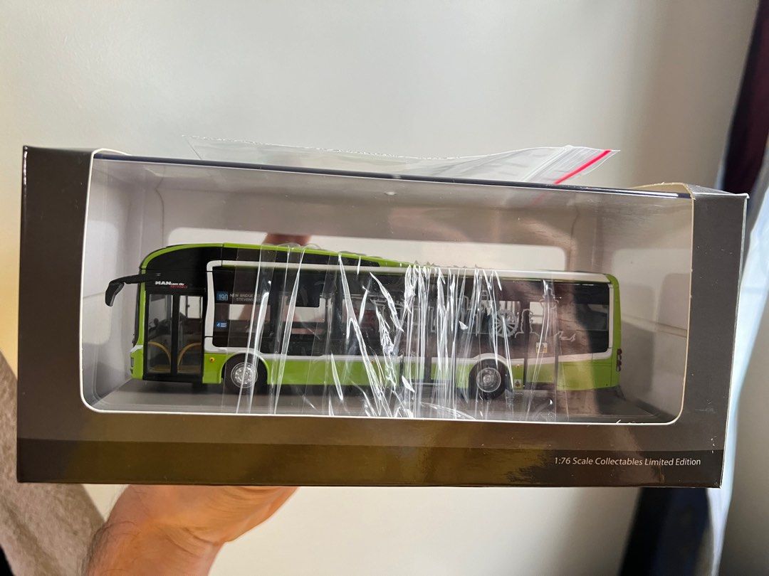 1/76 Singapore Bus Man A22, Hobbies & Toys, Toys & Games on Carousell