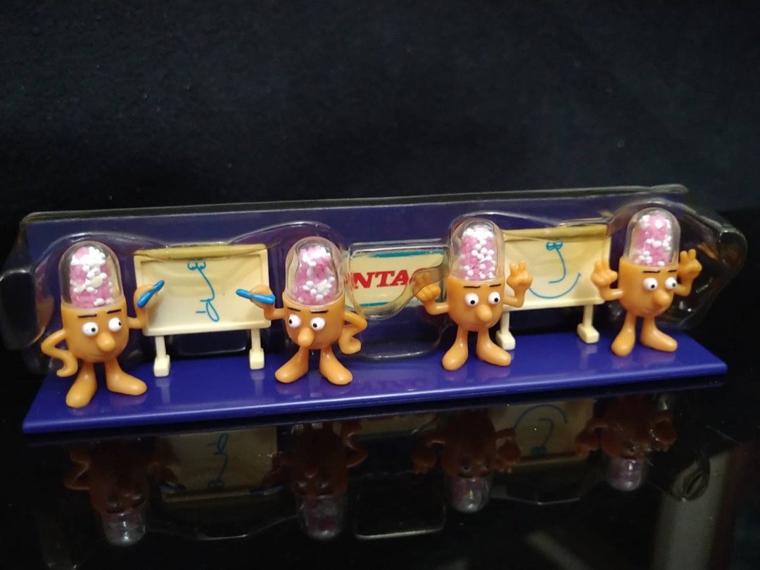 絕版超迷你康得600膠囊公仔 CONTAC, 書籍、休閒與玩具, 玩具、公仔、桌遊在旋轉拍賣