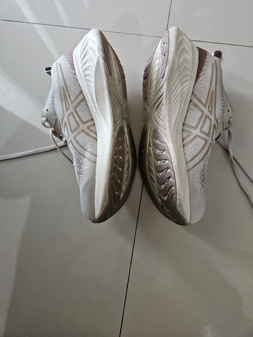 Asics running gel cumulus 25, Fesyen Wanita, Sepatu di Carousell