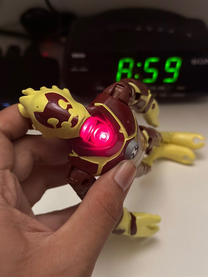 Ben 10 Heatblast Metamorfigure - Transforms Flashlight, Hobbies & Toys ...