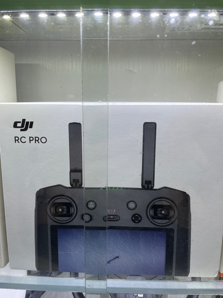 dji RCpro 帶mon搖控 勁新 冇花冇蹦, 攝影器材, 航拍 - Carousell