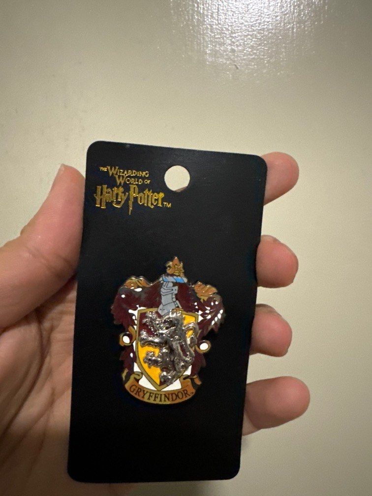 GRYFFINDOR PIN HARRY POTTER, Women's Fashion, Jewelry & Organisers ...