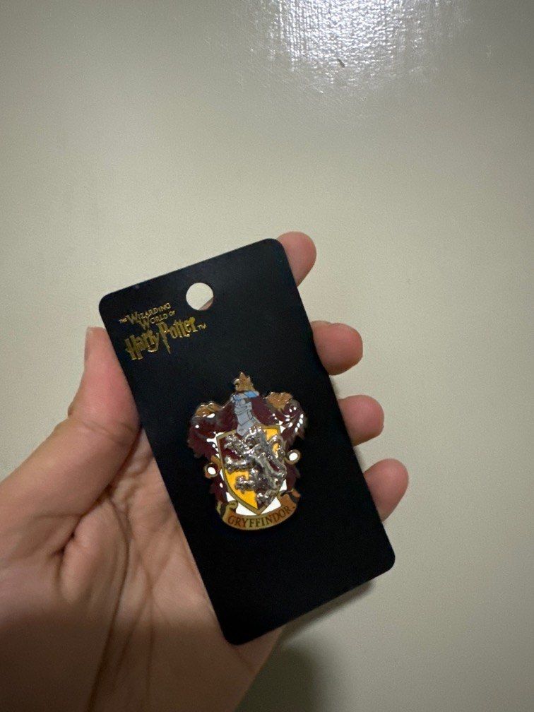 GRYFFINDOR PIN HARRY POTTER, Women's Fashion, Jewelry & Organisers ...