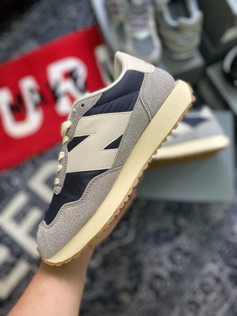NEW BALANCE 237, Men's Fashion, Footwear, Sneakers on Carousell
