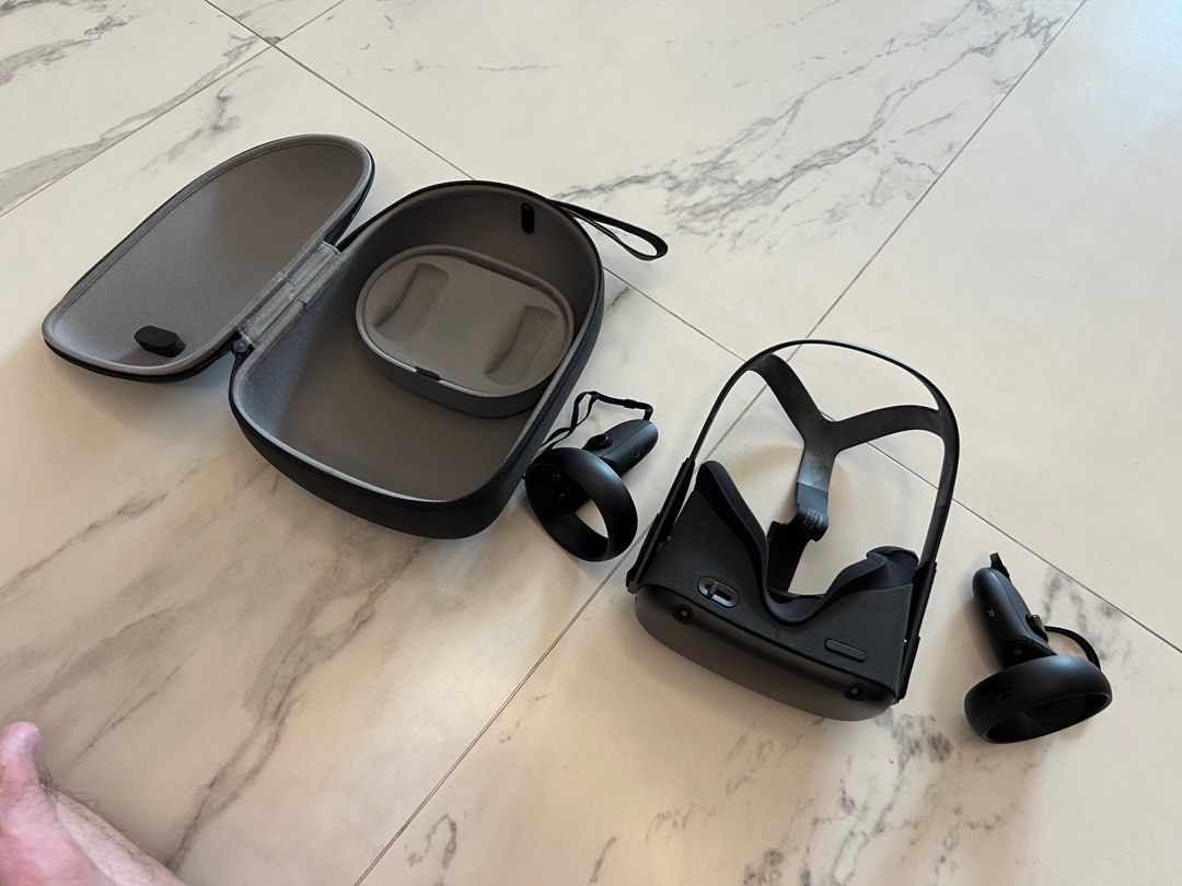 Oculus Quest 128GB (1st Gen), Mobile Phones & Gadgets, Other Gadgets on ...