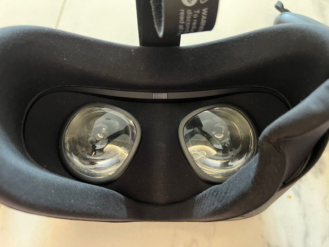 Oculus Quest 128GB (1st Gen), Mobile Phones & Gadgets, Other Gadgets on ...