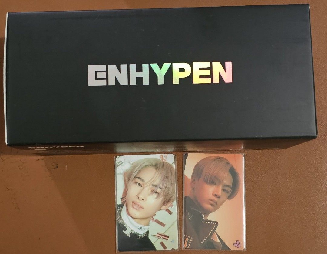 official enhypen light stick engenebong, Hobbies & Toys, Memorabilia ...