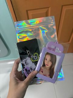 OFFICIAL IU HER SG CONCERT DOORGIFT PHOTOCARD KEYCHAIN, Hobbies & Toys ...