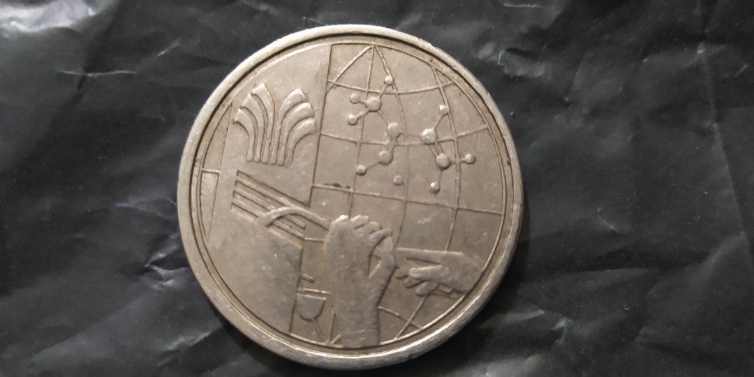 Syiling $1 100 tahun getah asli Malaysia 1877-1977, Hobbies & Toys ...