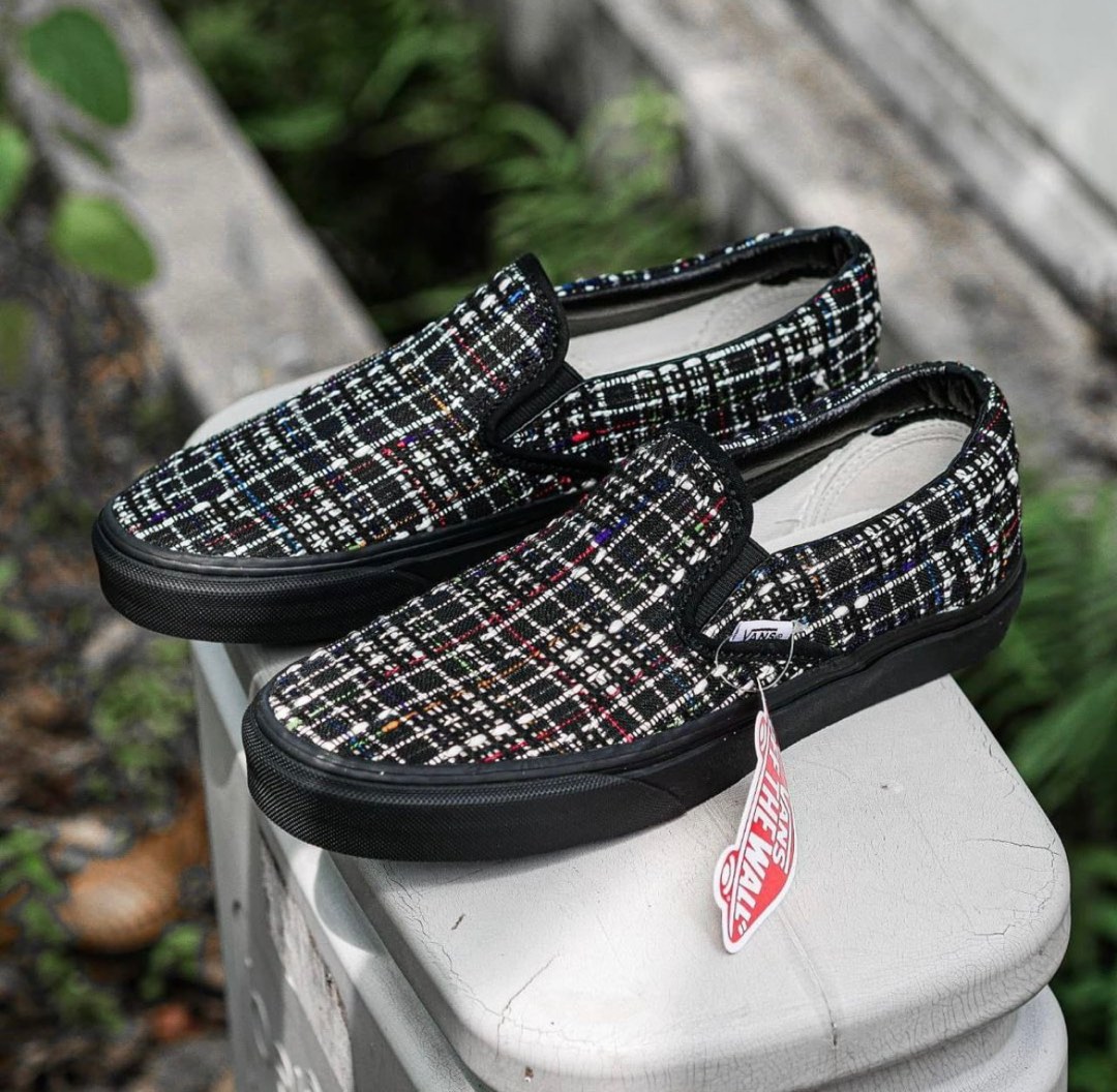 Vans Slip On Classic Woven Plaid Black, Fesyen Pria, Sepatu , Sneakers ...