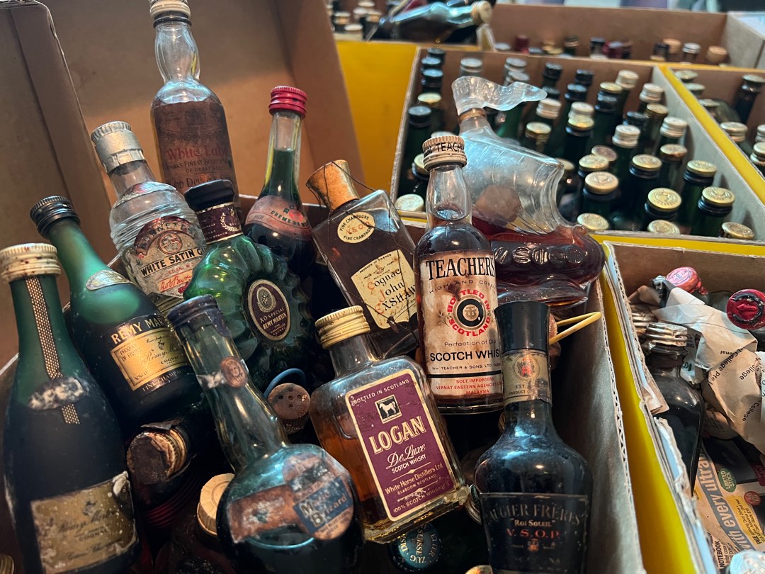 Vintage liquors alcohol miniature bottles, Hobbies & Toys, Memorabilia ...