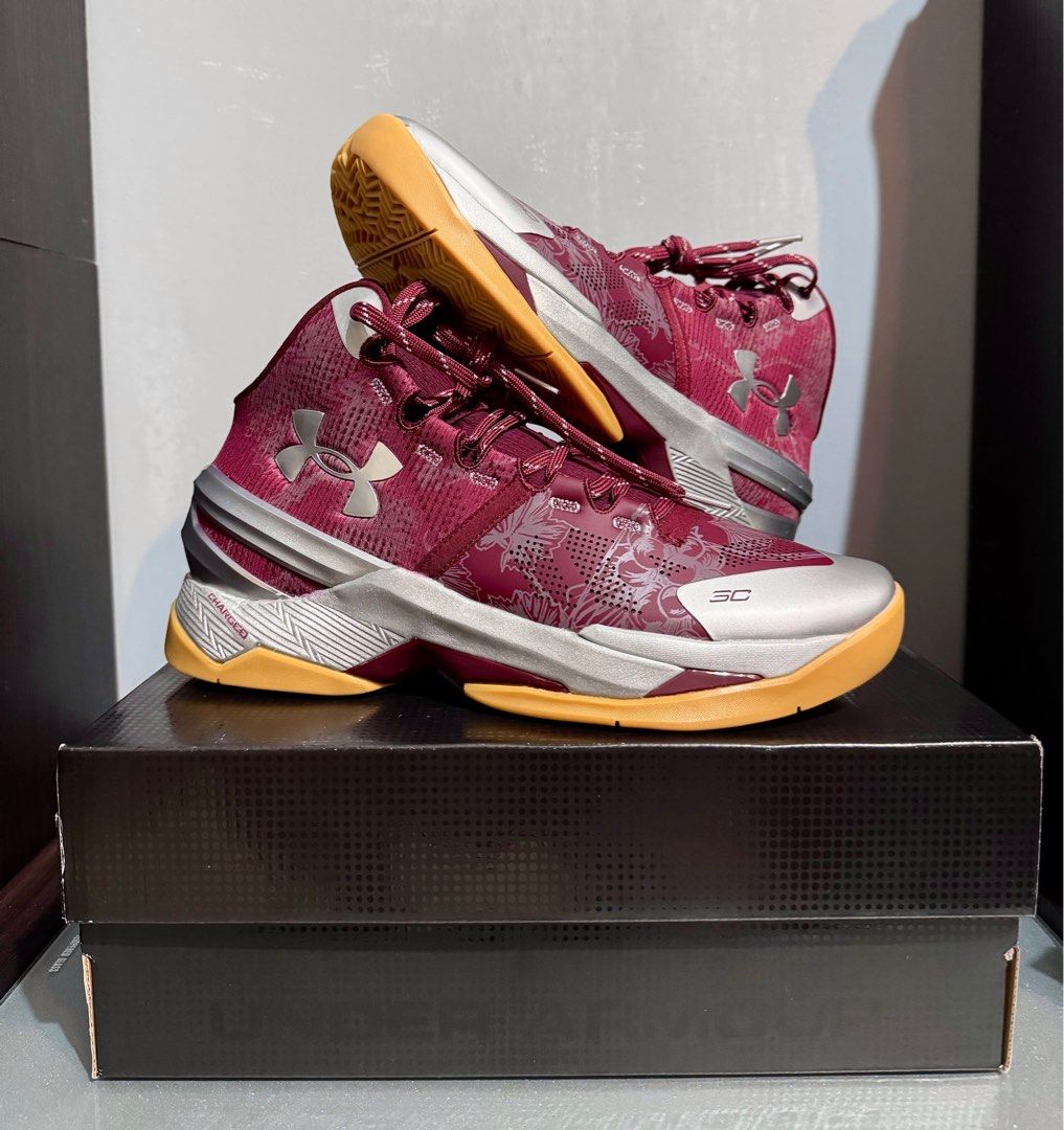 5.6折！全新正版 UA Curry 2 復刻版 籃球鞋 貝塔紅 勇士 NBA 3026052-601 鋼鐵人配色 咖喱, 他的時尚, 鞋類, 運動鞋、球鞋在旋轉拍賣