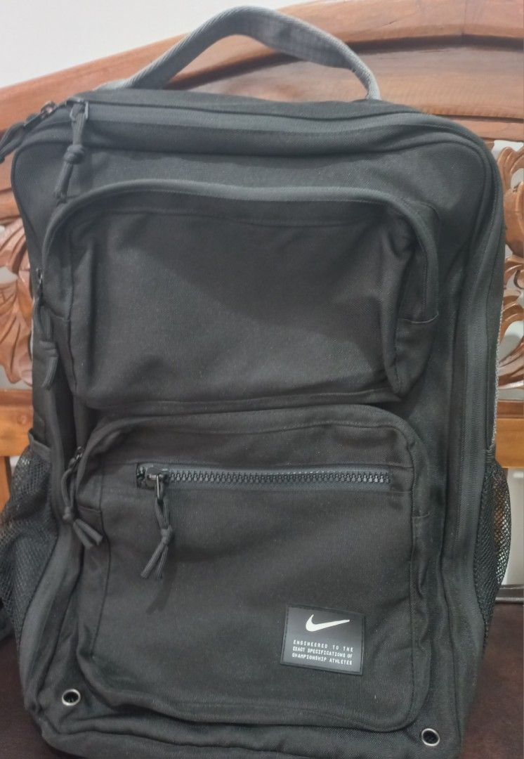 Bodypack Nike, Fesyen Pria, Tas & Dompet , Ransel di Carousell