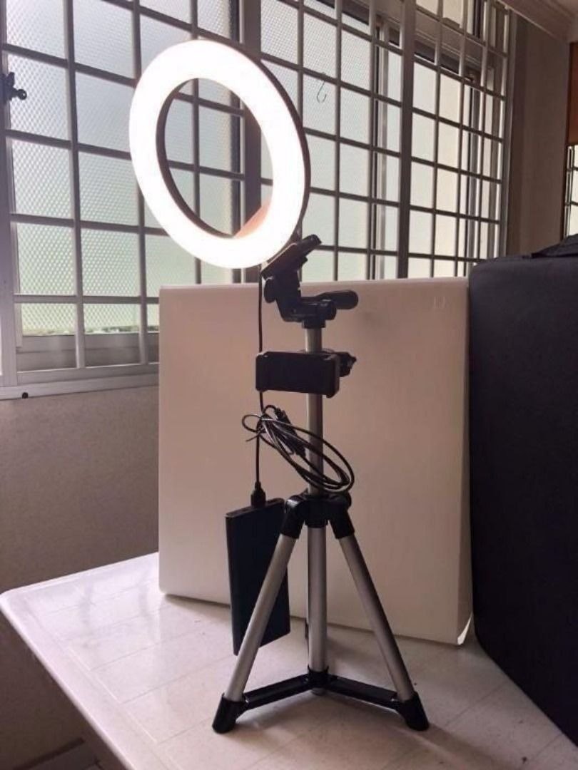 Brand New Halo Ring Light with tripod stand extendable and handphone ...