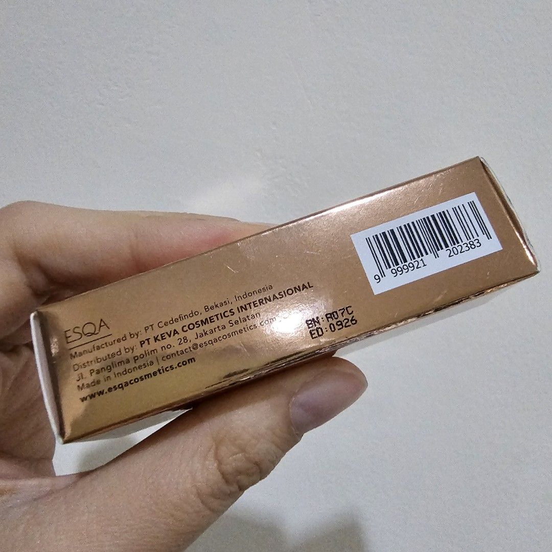 Esqa Liquid Blush Icons Only (NEW), Kesehatan & Kecantikan, Rias Wajah ...