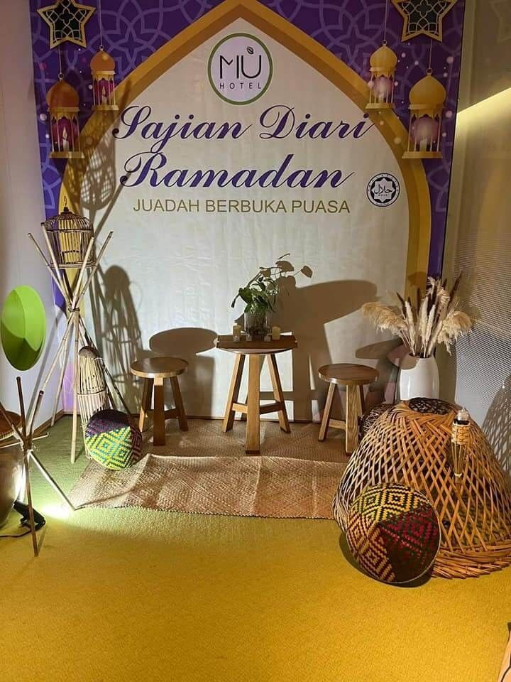 Hari raya photobooth backdrop decoration village photography setup ...