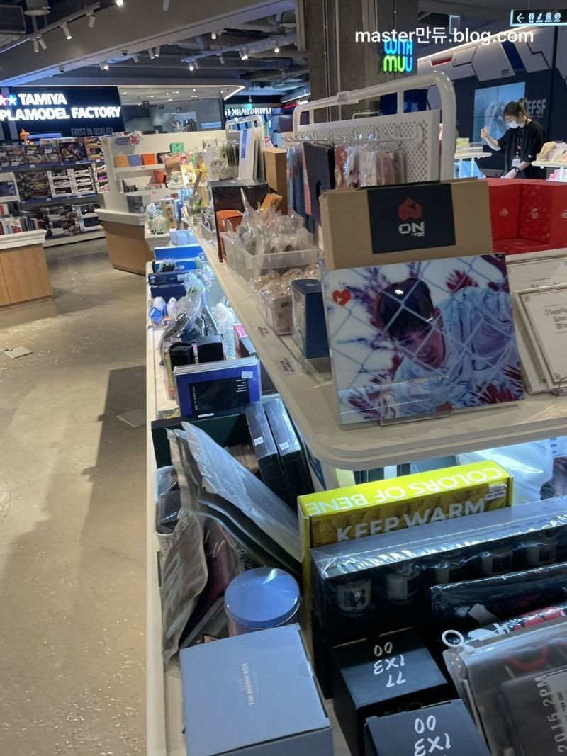 KPOP 專輯 週邊代購 手燈 小卡 aespa/riize/nct/super junior/nmixx/treasure/iu/itzy/newjeans/aespa/ive ...