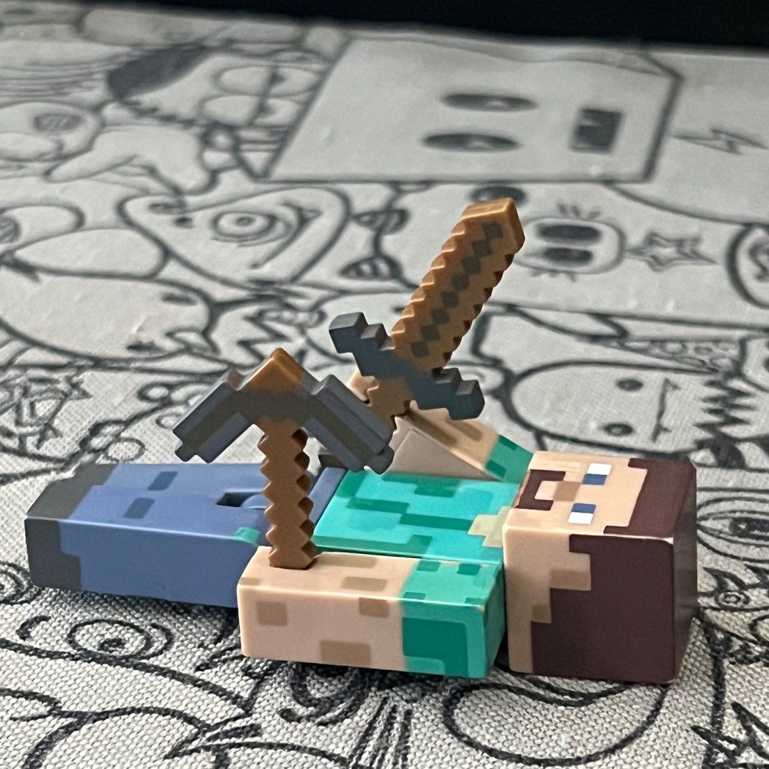 MINECRAFT SET: Steve w/ Stone Pick Axe and Sword w/ Bed, Crafting Table ...