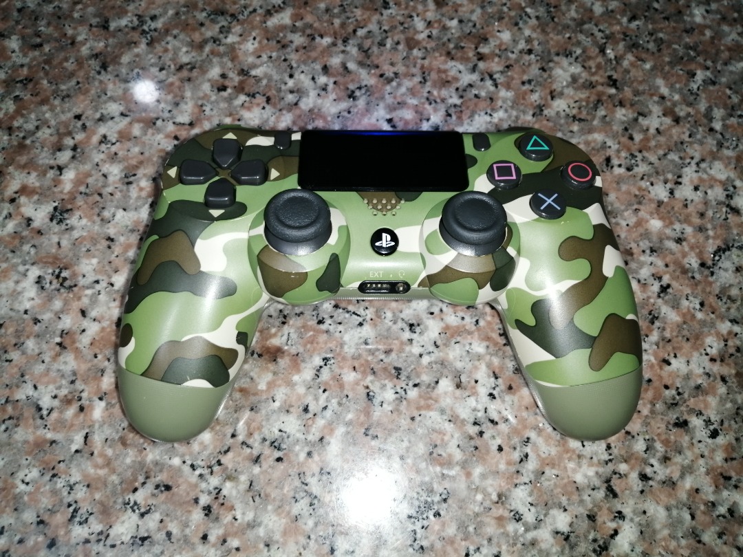 Original Dualshock 4 Green Camouflage (V2), Video Gaming, Gaming ...