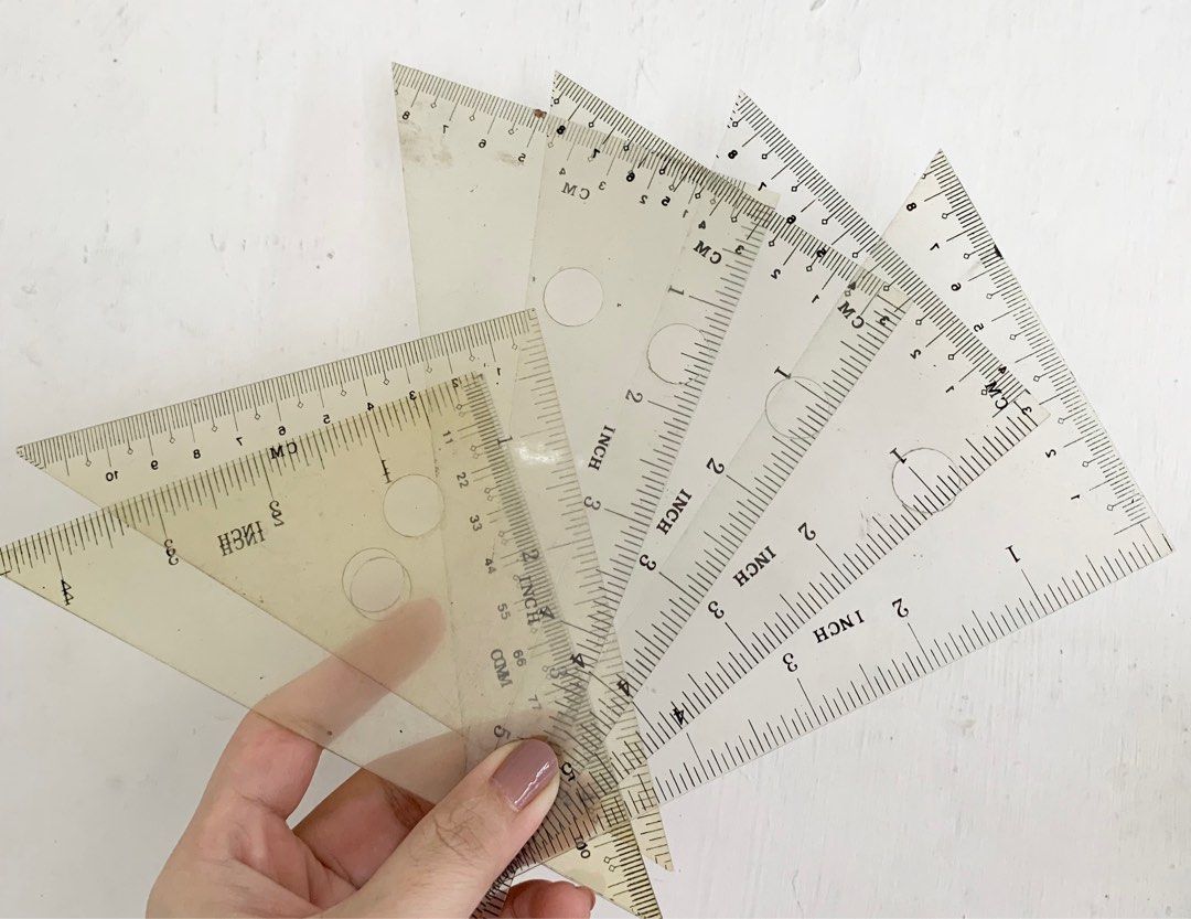 Penggaris segitiga, Buku & Alat Tulis, Alat Tulis di Carousell