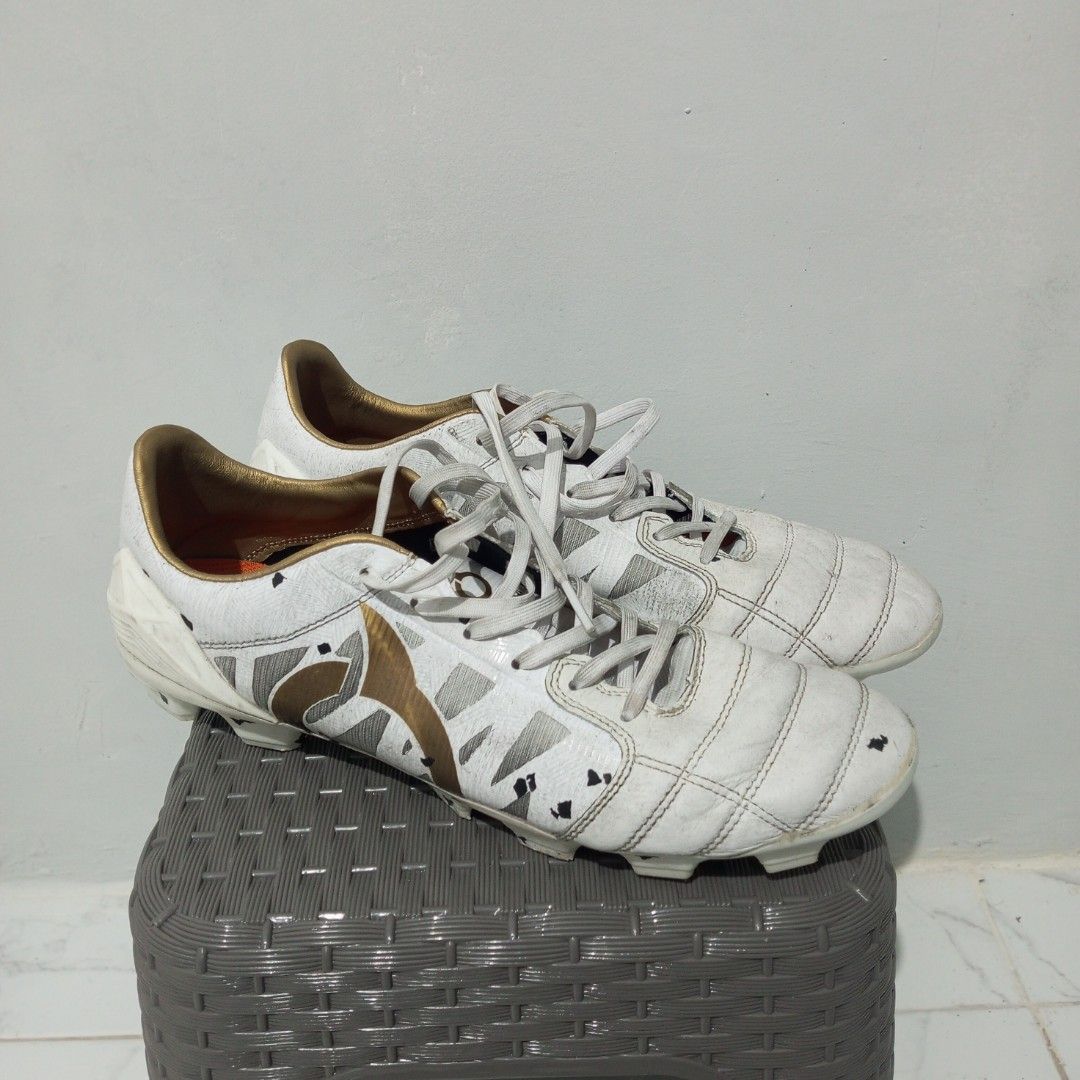 Sepatu Bola Ortus eight, Fesyen Pria, Sepatu , Lainnya di Carousell