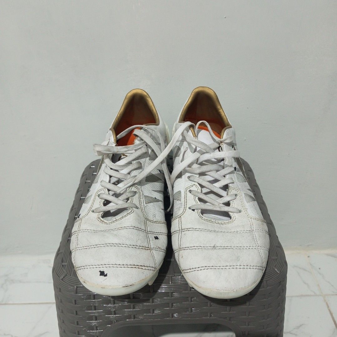 Sepatu Bola Ortus eight, Fesyen Pria, Sepatu , Lainnya di Carousell